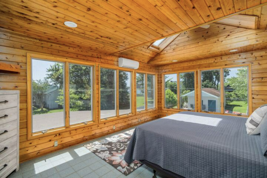 Pool House Rental by the North East River